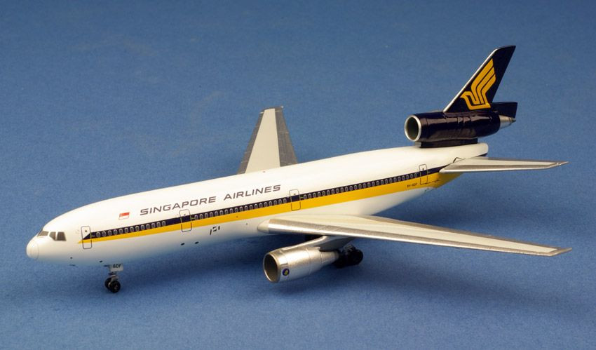 DC-10 Singapore Airlines 9V-SDF A13094